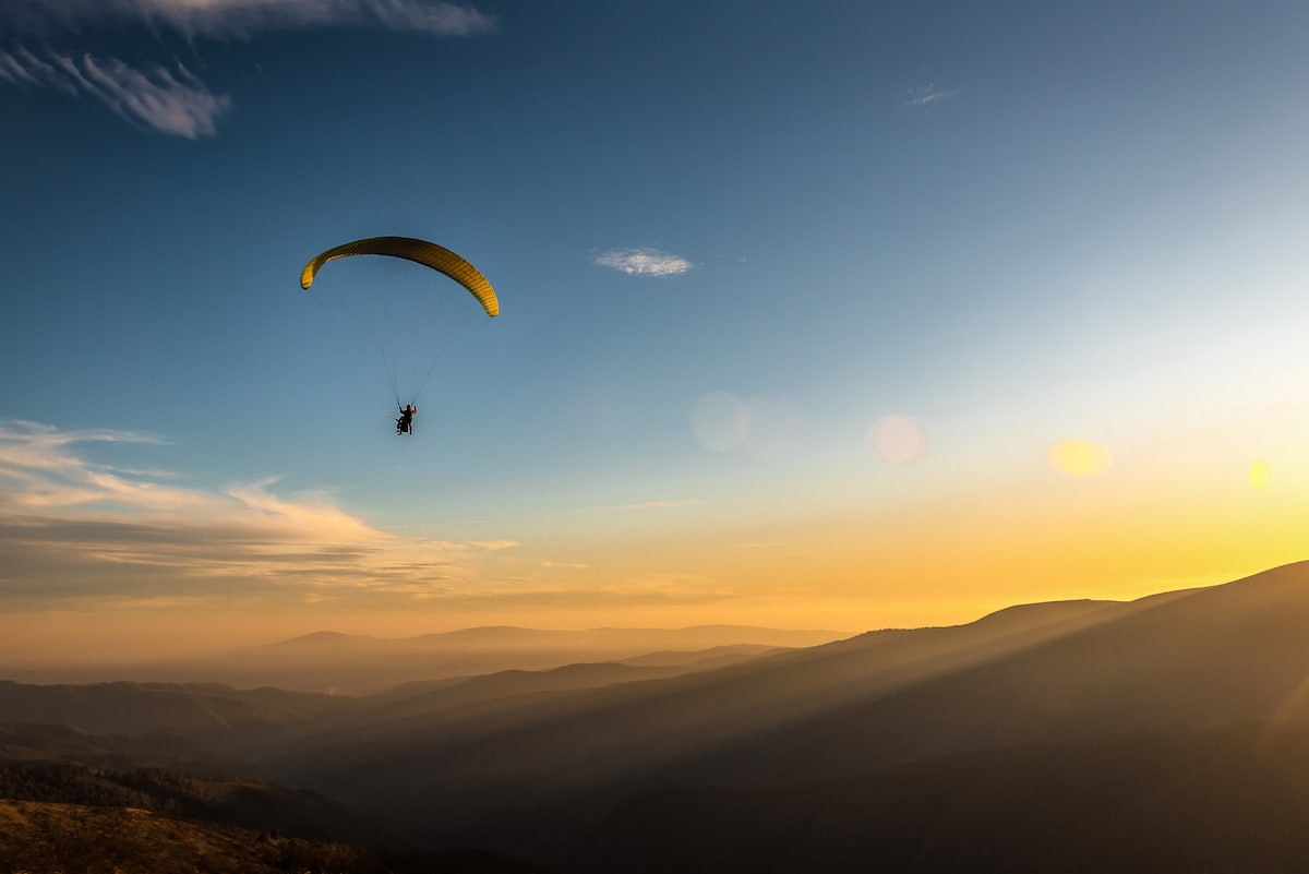 Parapente désert Agafay : faites l'expérience d'un vol en duo - Desert ...